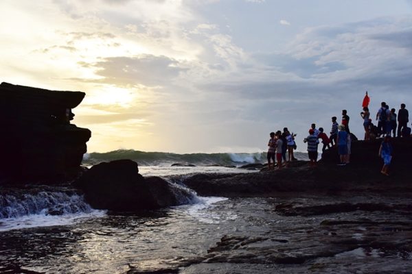 Tanah Lot : ความมหัศจรรย์ของธรรมชาติ ณ วิหารริมทะเล @ Bali, Indonesia ...